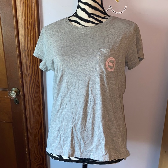 Vineyard Vines | Tops | Vineyard Vines Gray And Pink Tshirt Size Small ...